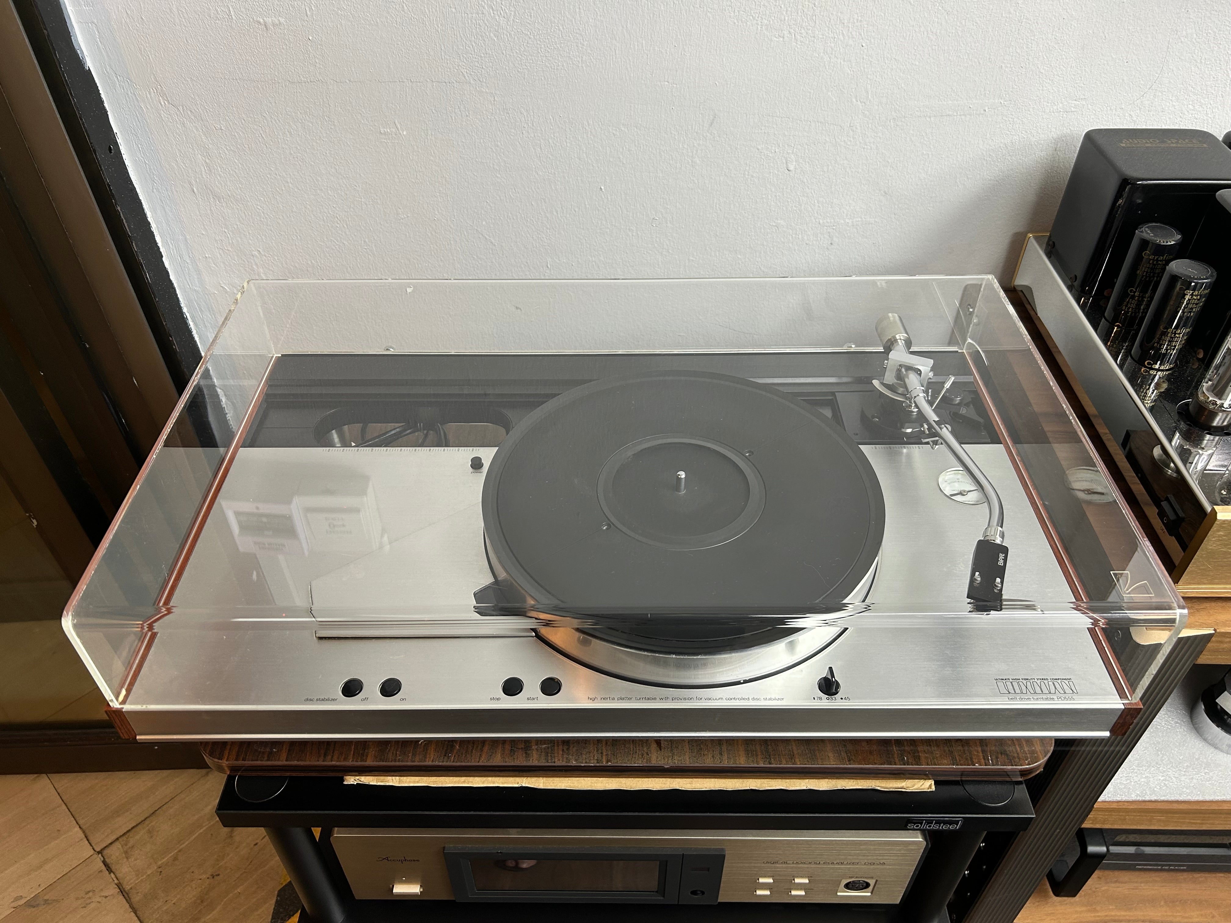 Luxman PD555 Turntable with Jelco Tonearm – CK Audio Singapore